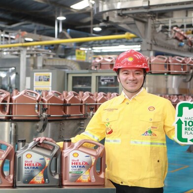 Shell introduces eco-friendly lubricant bottles made from 100% Post ...